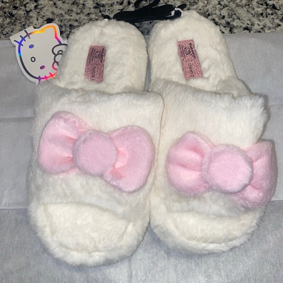 Hello Kitty | Shoes | Hello Kitty Pink And White Fuzzy Slippers | Poshmark